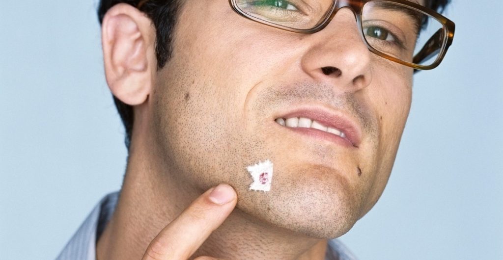 How To Clean Hair Out Of A Razor? The Best Guide (20+ Tips)